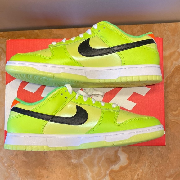 Nike | Shoes | Nike Dunk Low Se Splash Volt Brand New Authentic Unisex ...